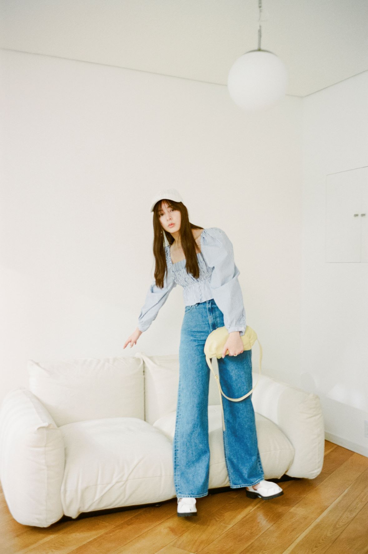 女優・新木優をモデルに起用したSNIDELの2022年春コレクション！3名のフォトグラファーが撮り下ろした特別企画 | ihme[イフミー]