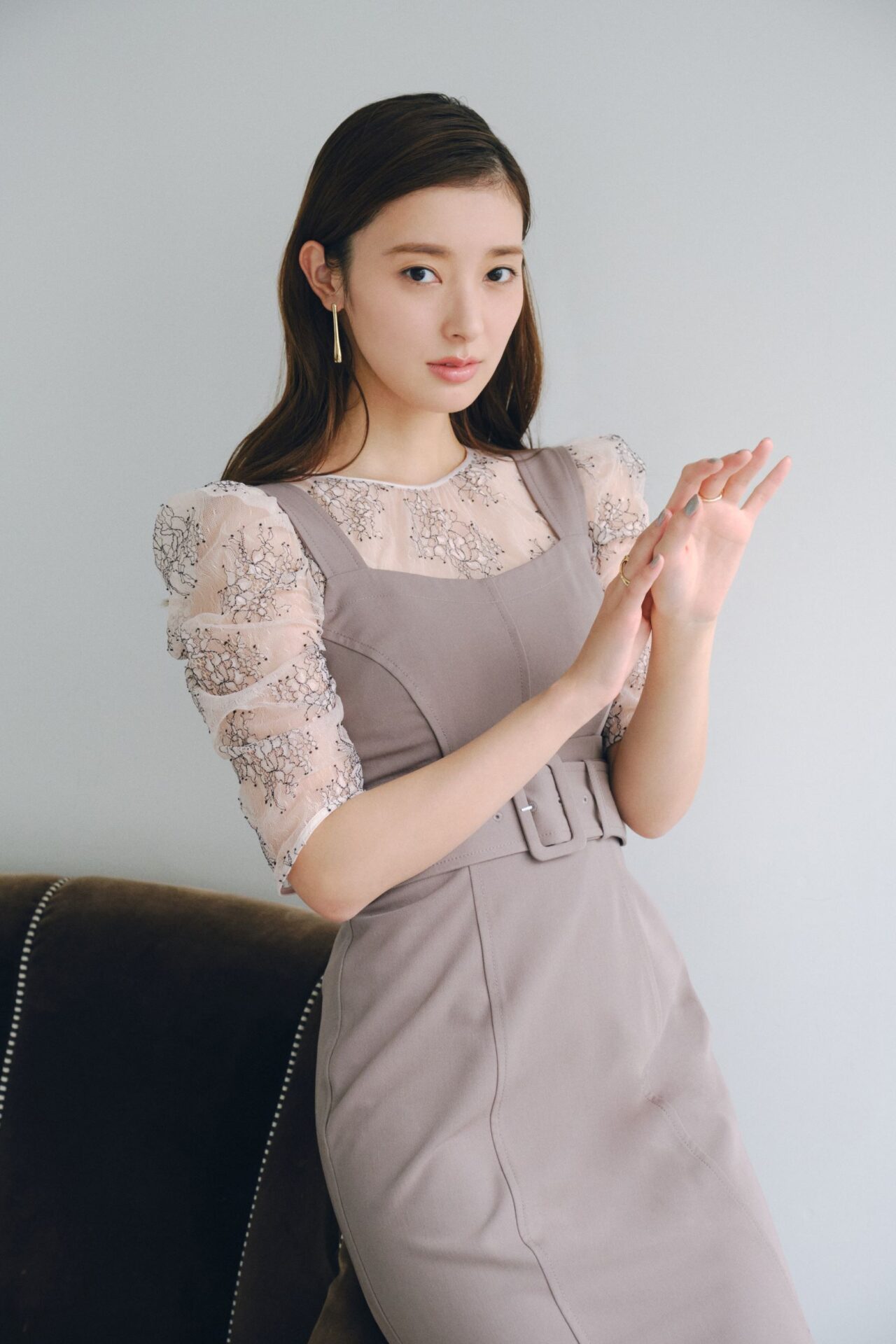 女優・モデルの宮本茉由を起用したSNIDELの心ときめく春のコレクションが到着 | ihme[イフミー]